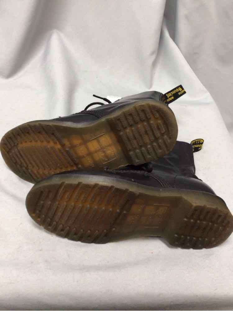 DOC MARTENS SIZE 5 Ladies SHOES – One More Time Family